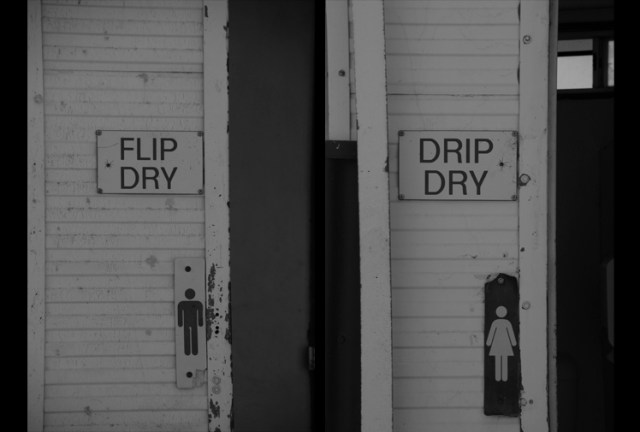Funny dunny signs – quirky Aussie bathroom signs | Briar's Travel Beat